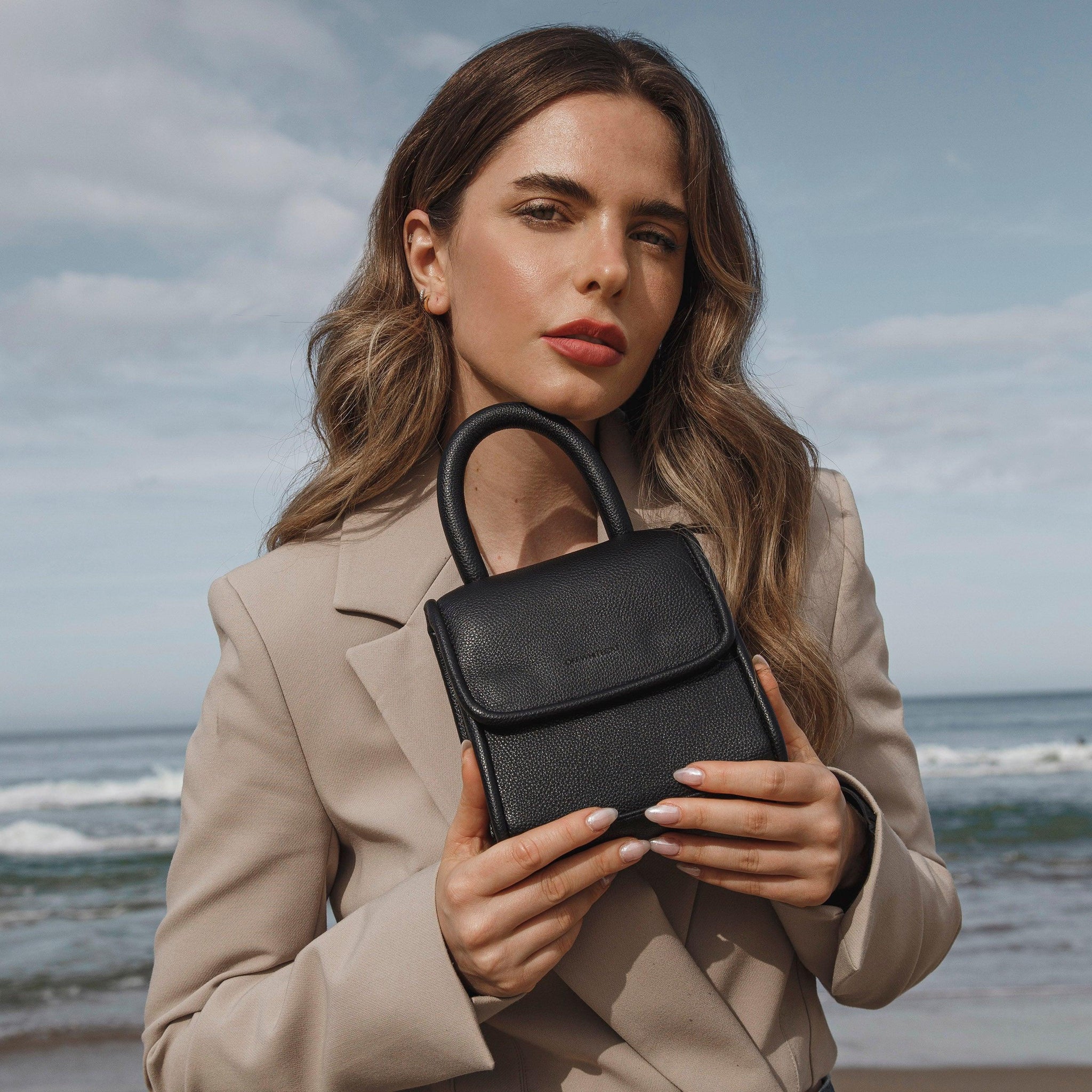 Vitrine > Página Inicial > Duda – Off White Cat